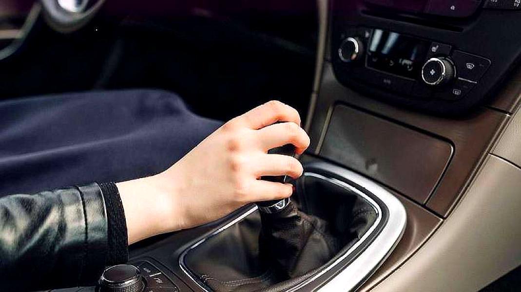 自动挡车型在N档还是P档启动会更好?