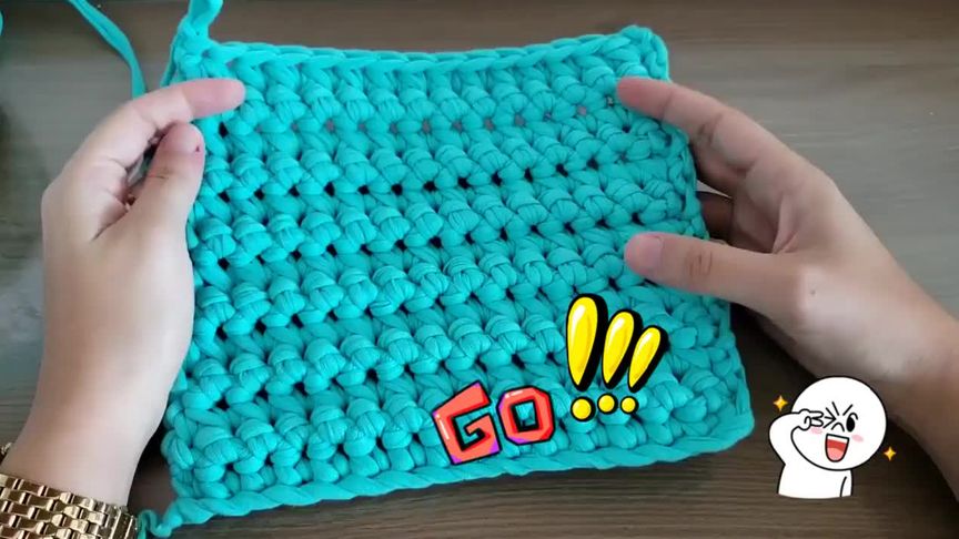 手工编织:粗毛线拧花编毛毯,给皮肤最高的舒适感