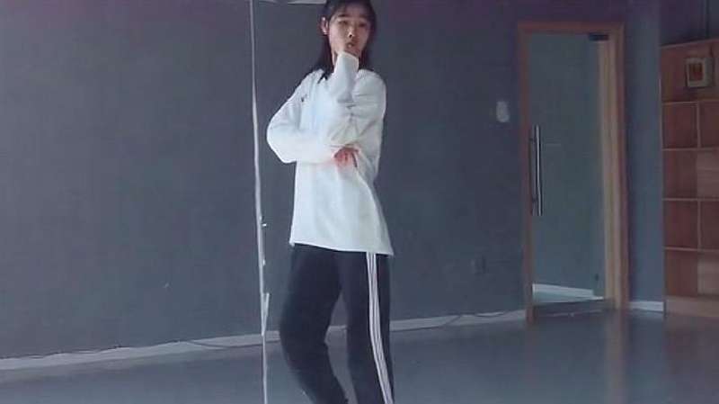 《说爱你》的舞蹈慢动作,小姐姐跳的真心不错,你学会了吗?