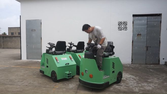 泰州市惠泽座驾式电动牵引车视频