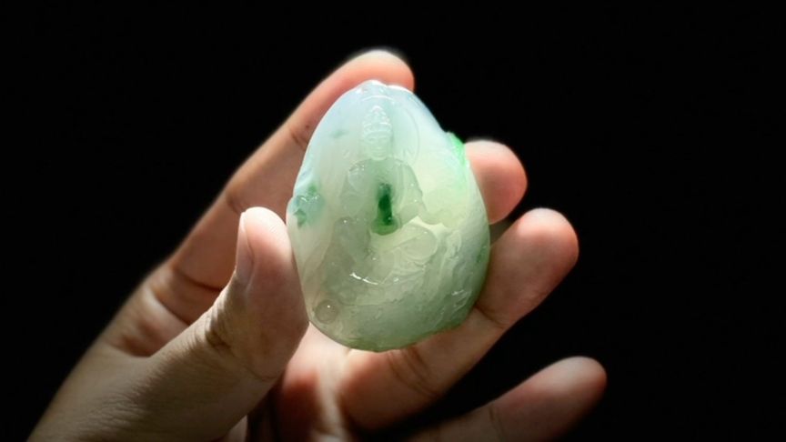 玉石切出来的翡翠