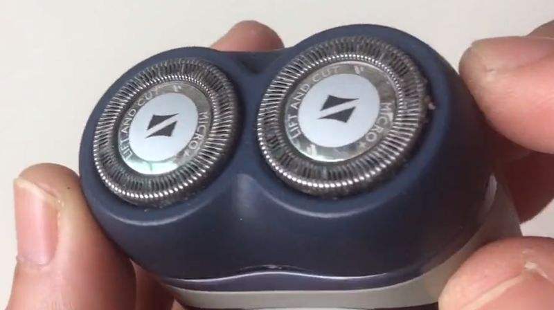 妹子教你一招,电动剃须刀上抹点这个,清理后锋利如新