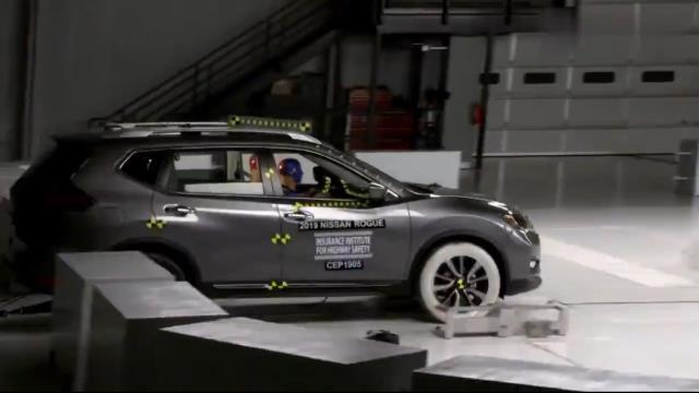 日系车真的不结实吗?看看日产奇骏IIHS最新碰撞测试后你就知道了