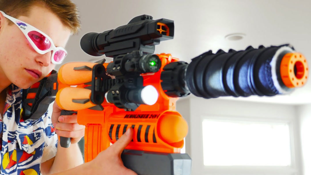 真人CS:狙击手的精准枪法