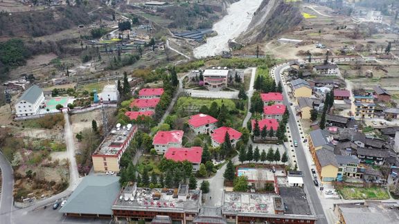 甘孜泸定县 游子派无人机穿越大渡河大桥 俯拍磨西古镇