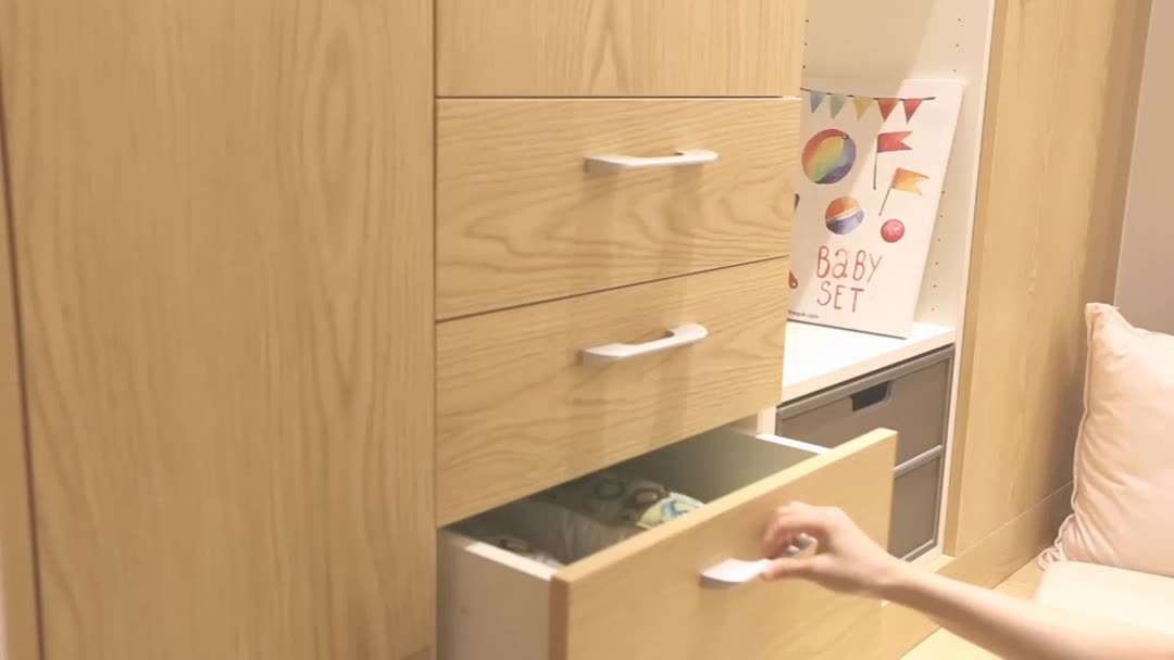 6平米卧室定制这种榻榻米后,一个房间顶两个房间!