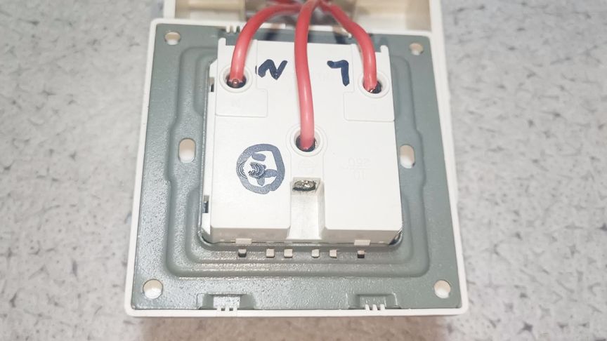 电线一种颜色,怎么区分火线零线和地线?老电工:方法步骤教给你