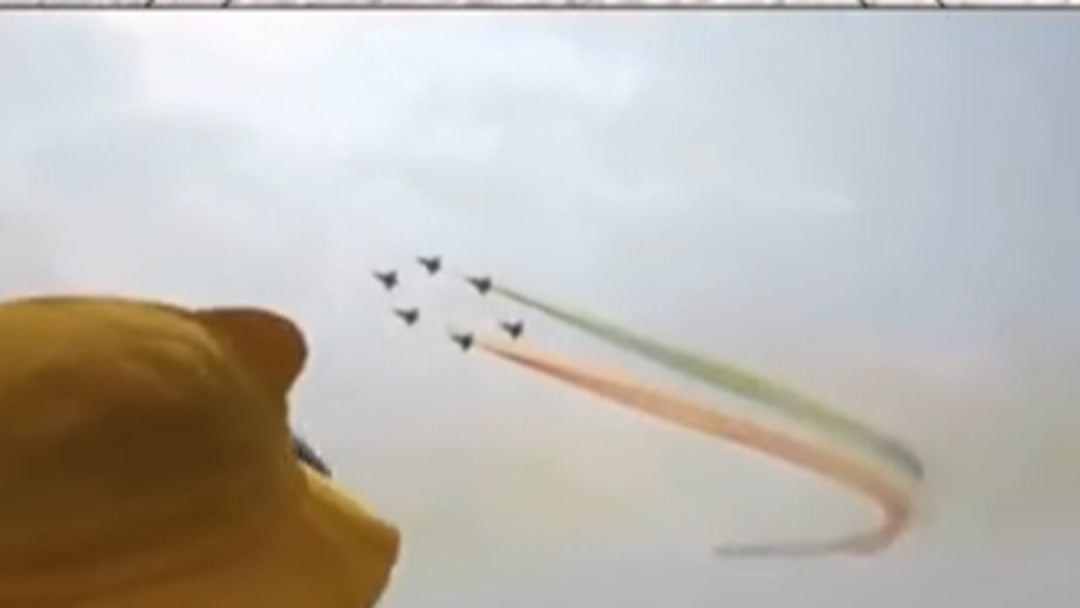 别眨眼,看珠海航展首场飞行表演