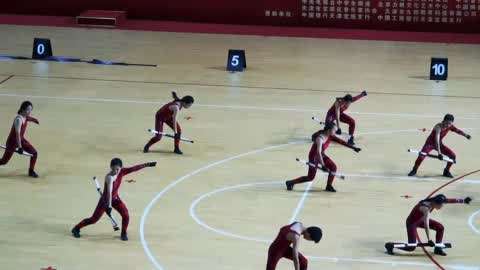 乐器空间:津宝行进艺术节北京师范大学第三附属中学行进旗舞表演