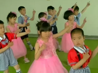 高坪镇阳光幼儿园舞蹈《我是勇敢小兵兵》