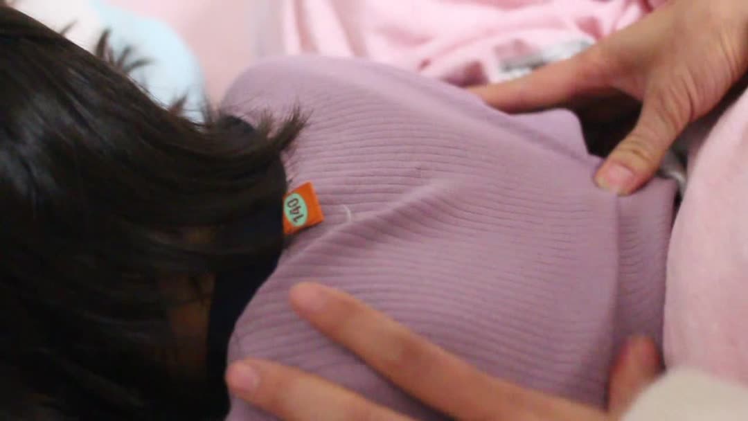 小儿推拿调理孩子感冒咳嗽 小儿推拿视频 感冒咳嗽鼻塞