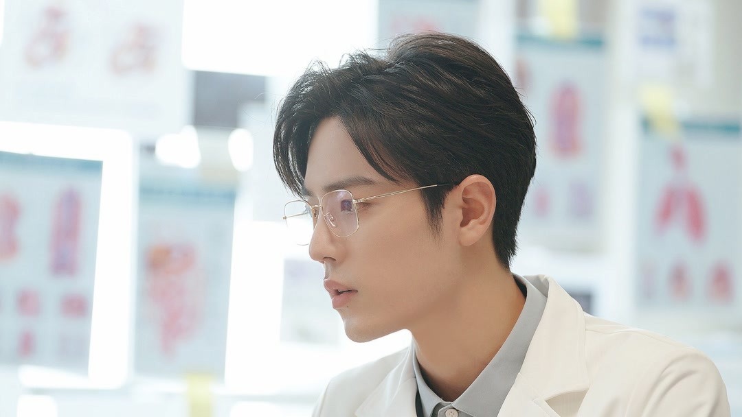 肖战告眼镜店侵犯肖像权胜诉 被告因恶意P图被判赔8万