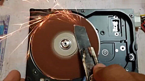 废旧电脑硬盘还有这用处, 改装动手能力真强, 大家快学一下