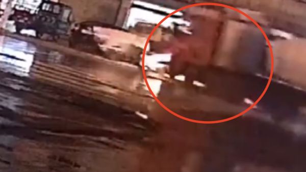 操作不当,安徽一重型半挂牵引车连撞五车