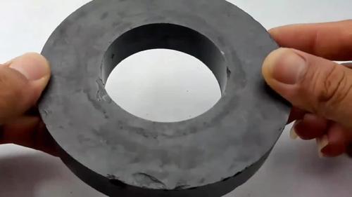 磁铁原来还有这作用?学会这个小发明,不交电费也有电用