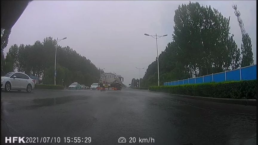 为我们济源的洒水车司机师傅点赞,人性化作业#文明城市