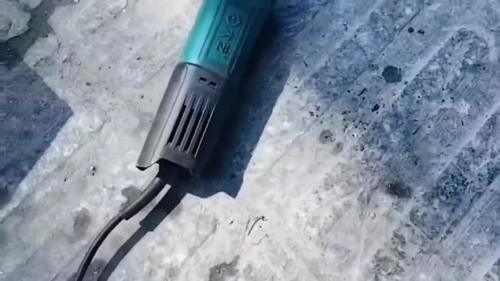 角磨机严禁这样用,工作经验稍有不足就会吃大亏,伤人伤己很危险