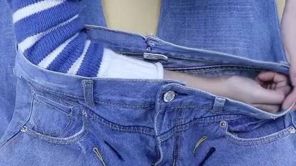 买裤子根本不用试穿,服装店大姐教我个绝招,裤子腰围大小合身穿