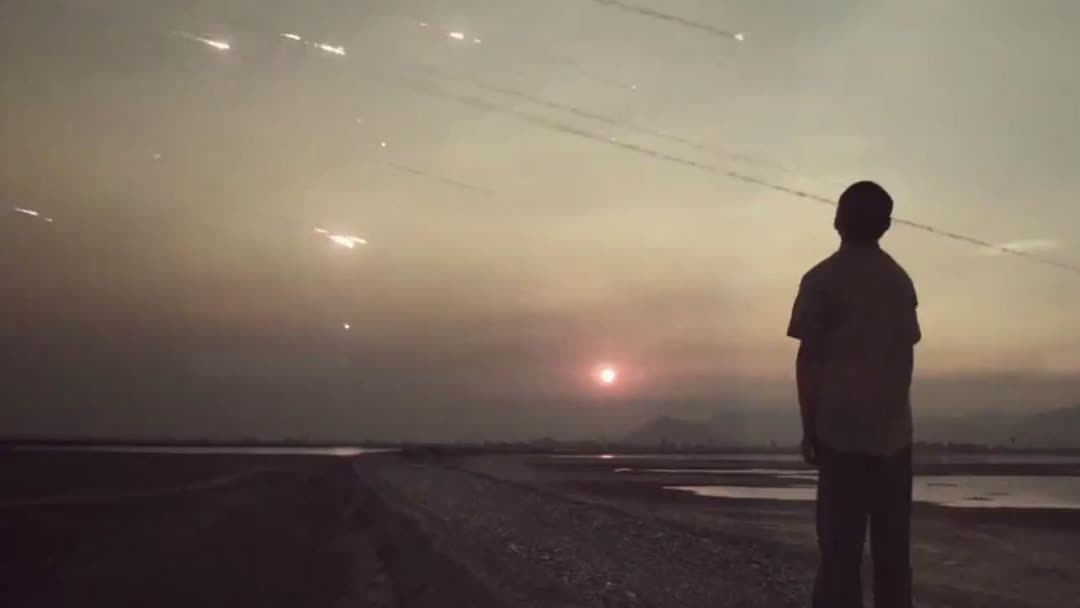 太阳异变带来巨大灾难,陨石坠毁那天人们在想些什么?