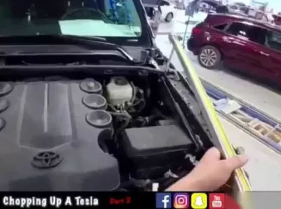 Tesla S 钣金维修 使力得大梁校正平台