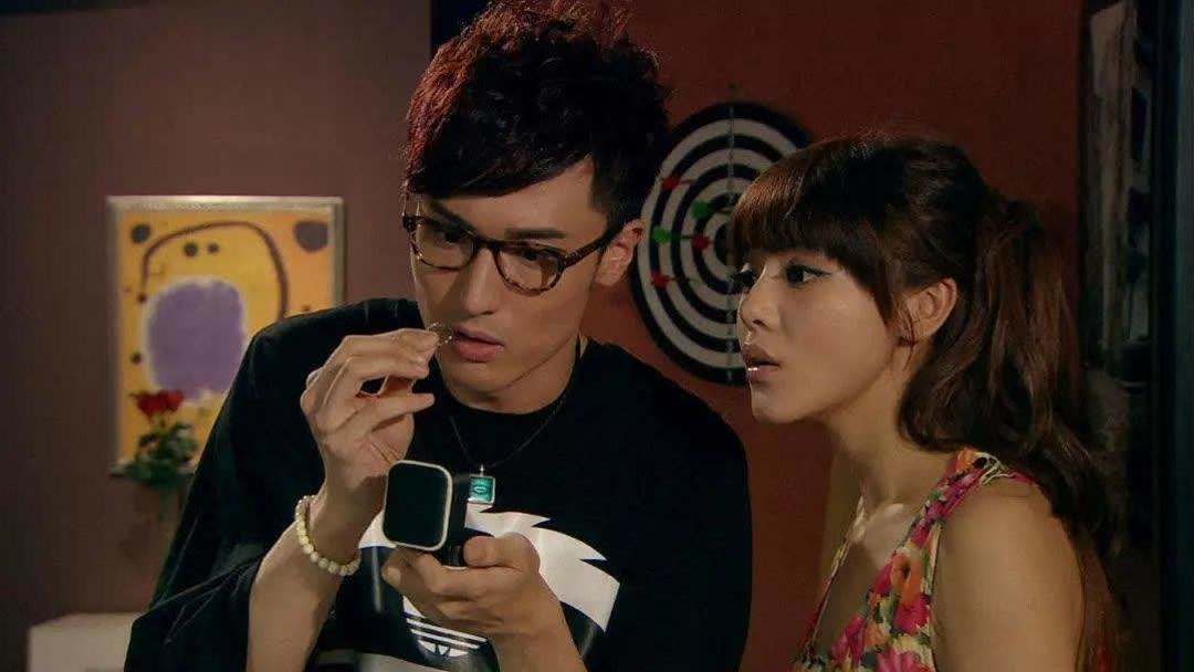 他删掉了几百万粉丝的微博表示:我的人生,不需要别人的评论