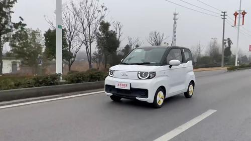 老头乐又一新霸主!不到3万的奇瑞QQ冰淇淋开上街是什么感受?