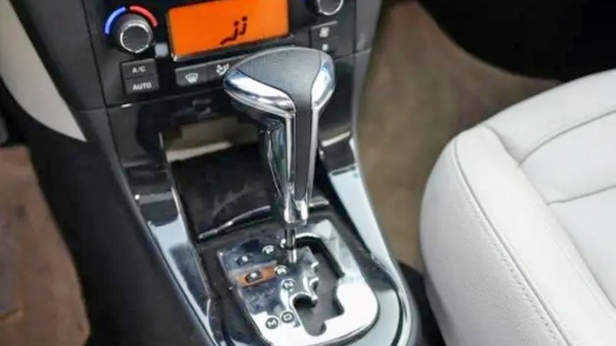 自动挡怎么挂挡最合理?老师傅:90%车友不会正确去操作