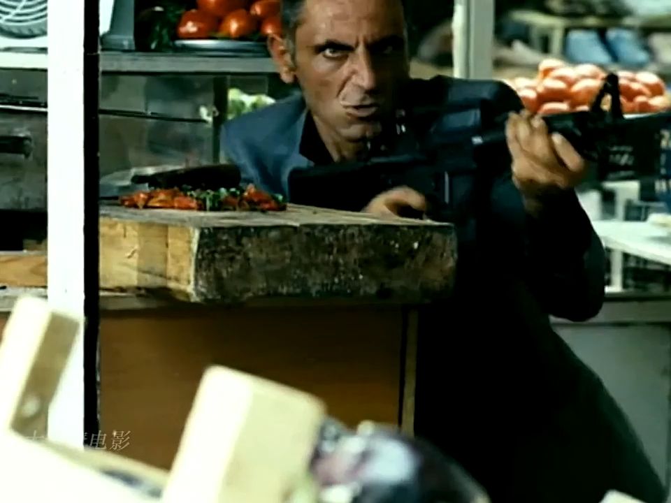 巴勒斯坦平民遭以色列“白磷弹”袭击,场面极残忍!真事改编电影《...