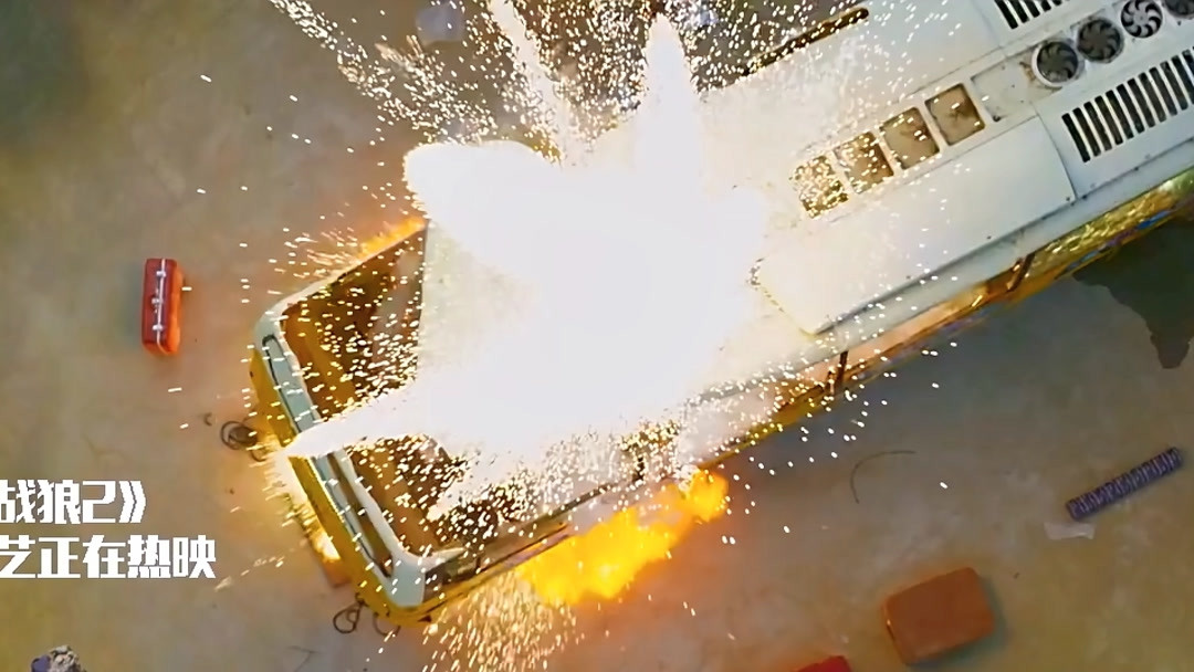 战狼2:关键时刻!才知道中国人护照有多顶用,此生无悔入华夏!