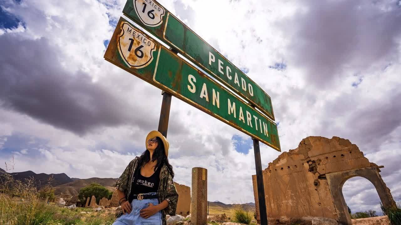 阿克塞石油小镇 废弃后竟变成网红景点