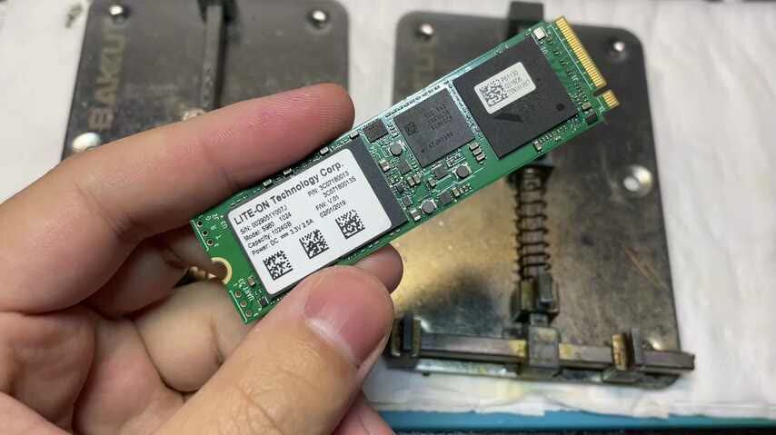 博士生给我寄了个学霸硬盘 看看跟普通盘有什么区别