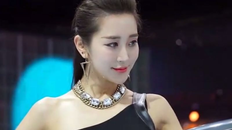 养眼!心情不舒服的来看看车展模特,一大波美女等着你!