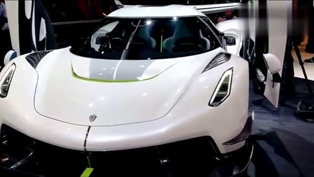 柯尼塞格,科幻外形,被誉为陆地“飞行器”