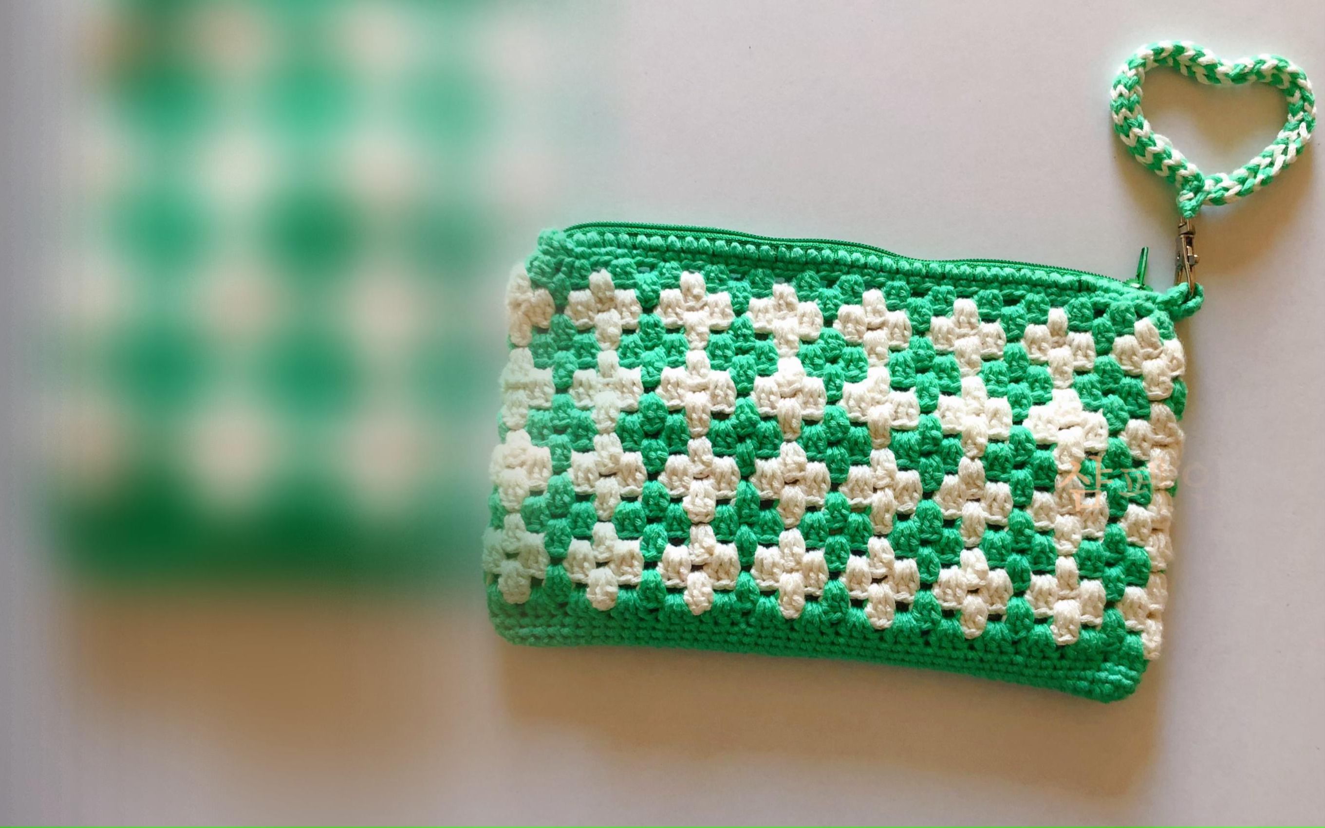 钩针换线编织的小技巧,学习同一组针法,2根线钩织出漂亮的花样