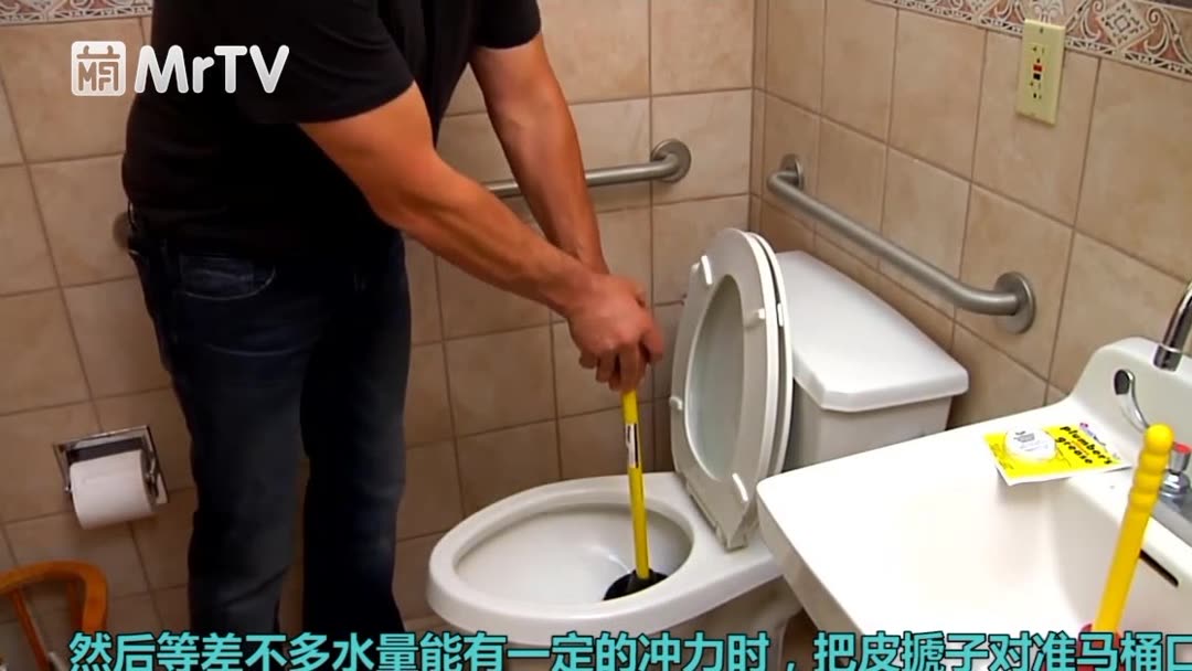 马桶阻塞怎么办?用这4个方法,马上搞定