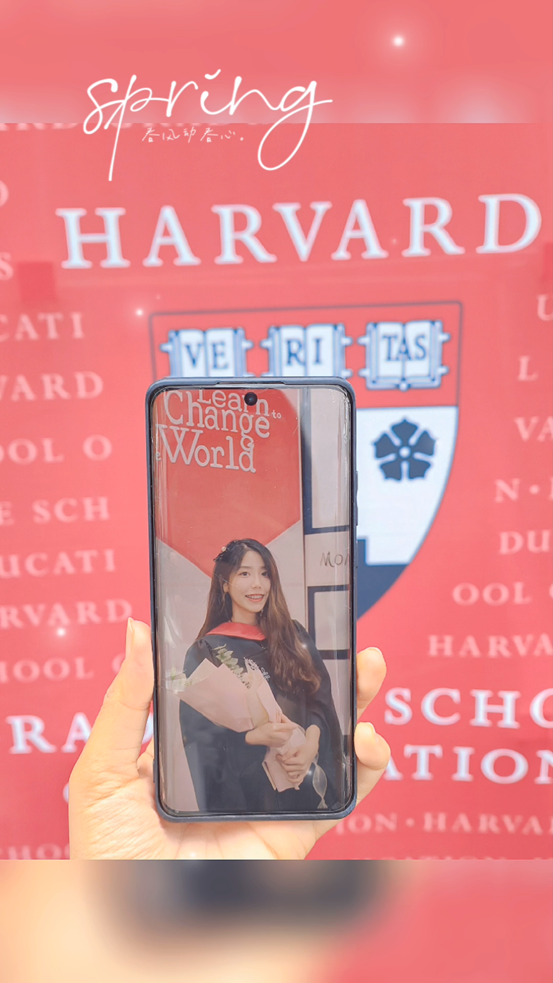 ...由于上海疫情封控,很遗憾没能去到线下参加学院专门补办的毕业典礼,...