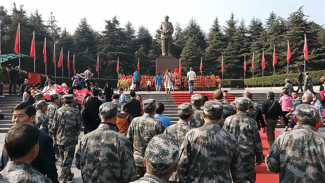 湘潭:毛主席的战士最听党的话,在韶山铜像广场感受拥军爱民精神