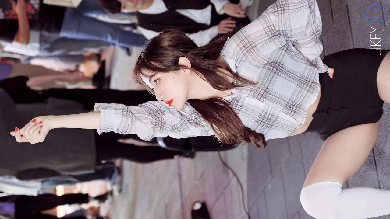 ...Clock Sally#03已在12:00 @ Hongdae Busking 4K 60P Direct Cam ♡