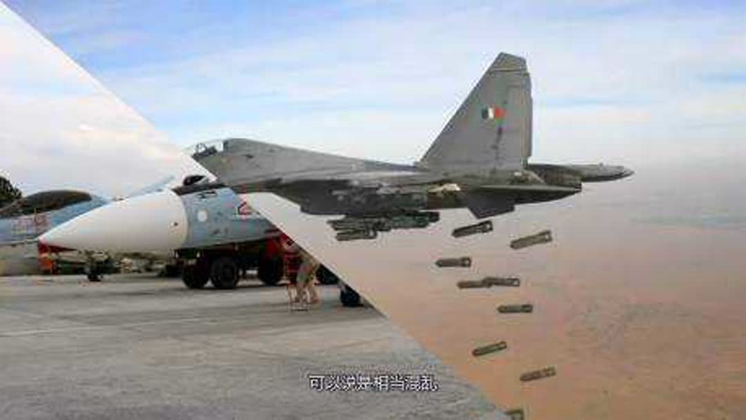 俄军发动猛烈空袭,对叙利亚军事设施100次猛烈袭击,美国沉默