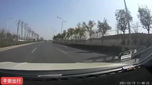 行车记录仪,以后开车还是慢点吧,不守规矩的人太多