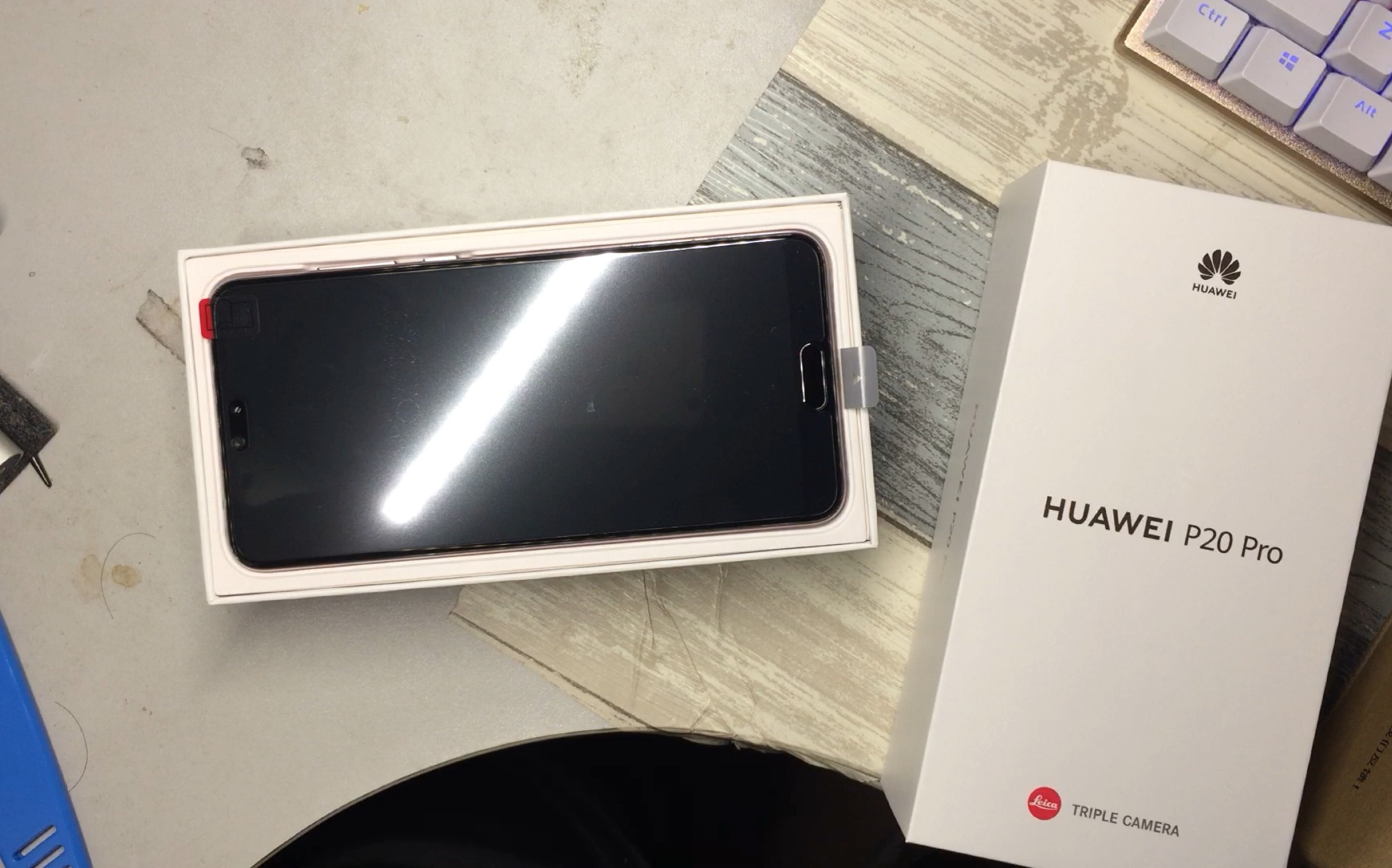 第一次开箱华为P20pro
