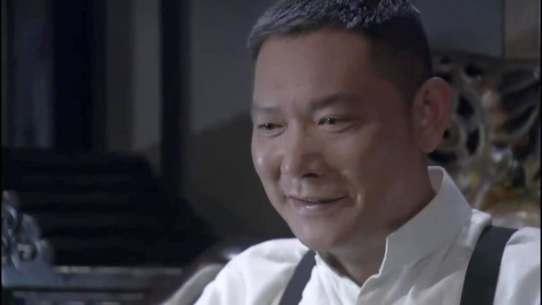 出关:丁成义翻出了刘一手的中学毕业证,他这才恍然大悟