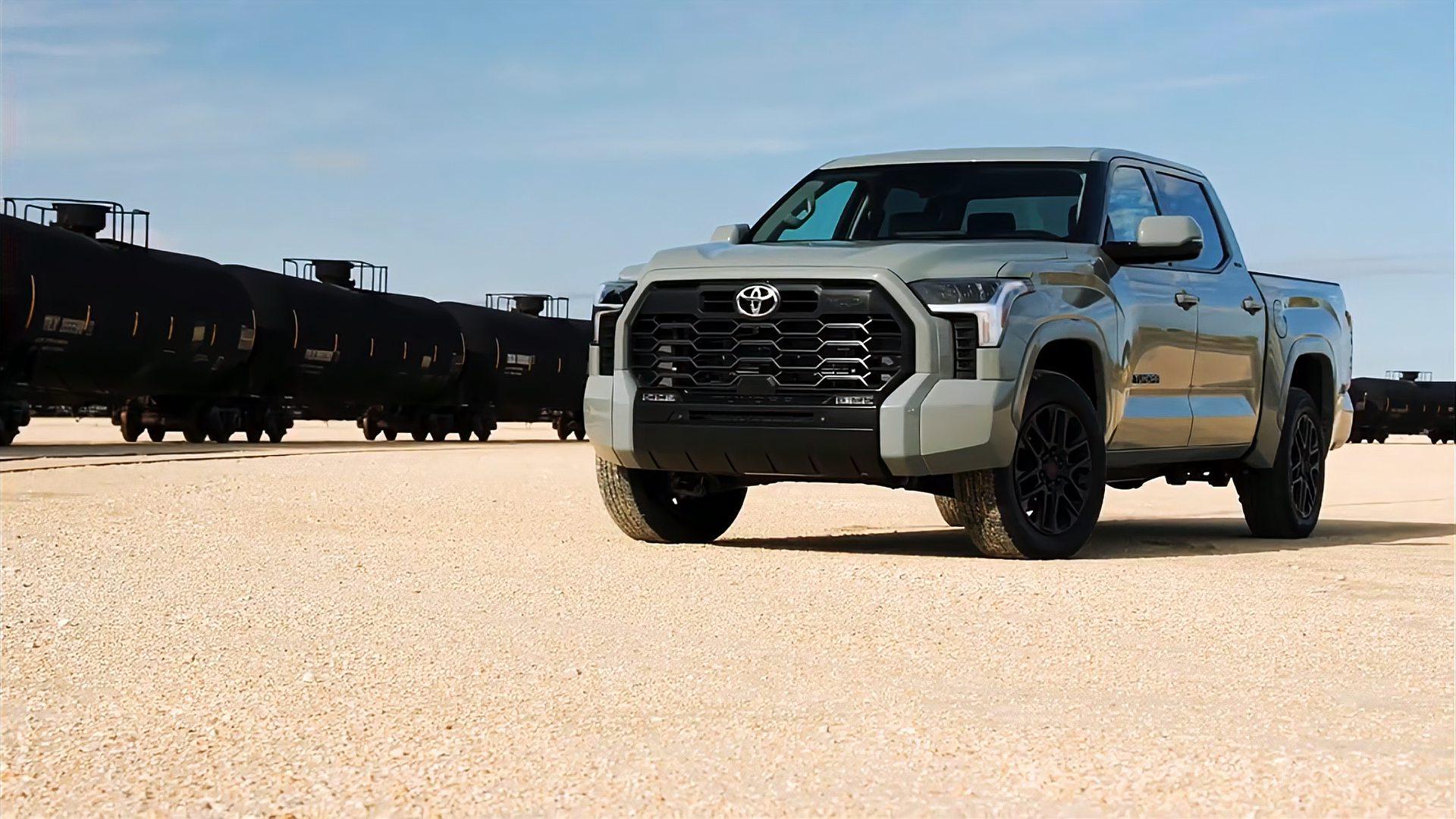 全新 2022 款丰田 Tundra 重新设计的全尺寸混合动力皮卡车