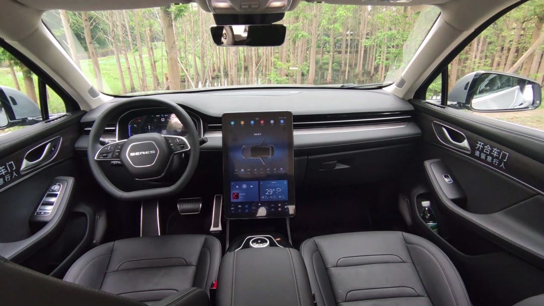 知道它的车机系统厉害,却不知道它的操控更是一流