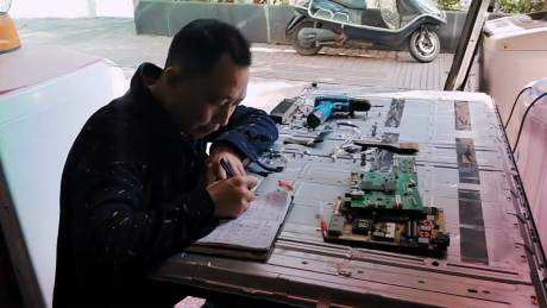 液晶电视换主板,只要记住这一点,普通用户也能修好