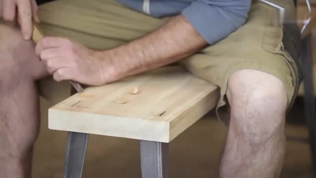 木工制作简单的板凳,细节也是那么惊人