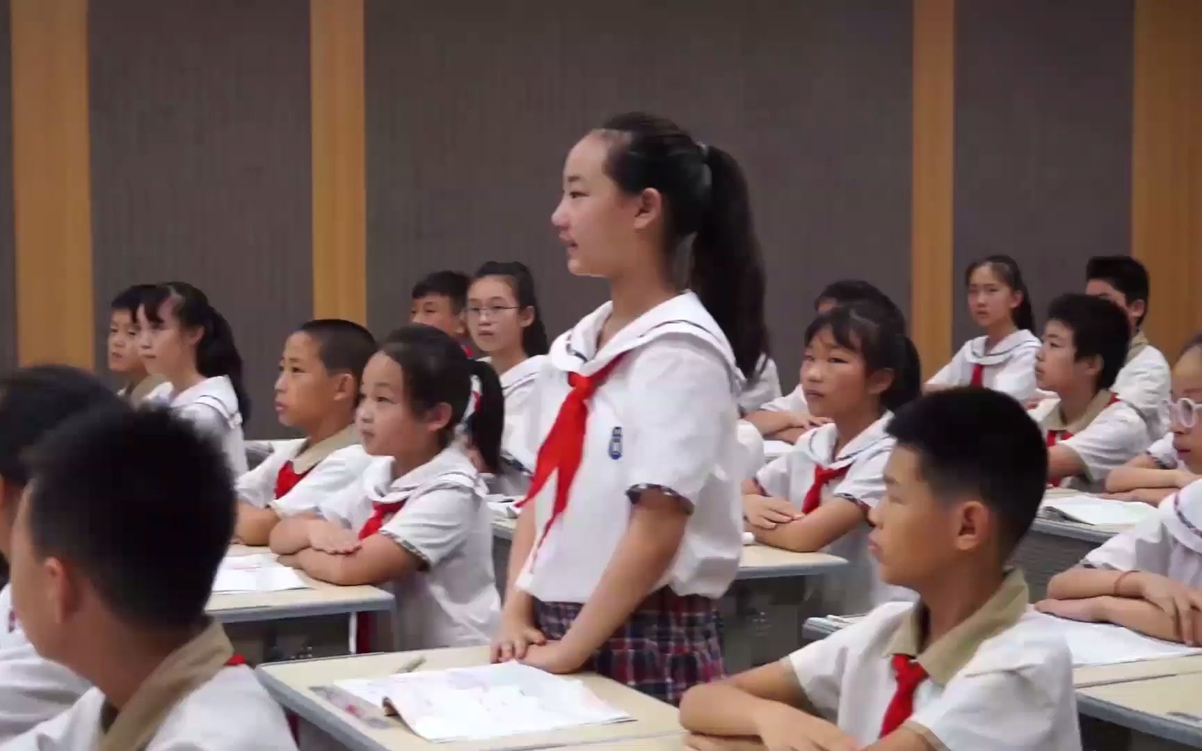 ...统编教材五年级下册第一单元《月是故乡明》优质课公开课教学视频...