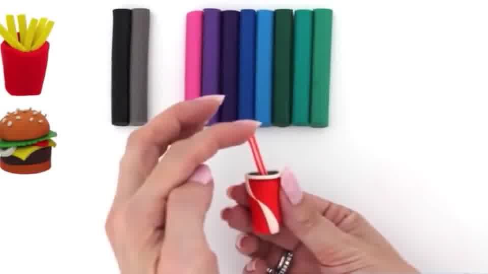 手工玩具:用彩色橡皮泥来制作一杯可乐