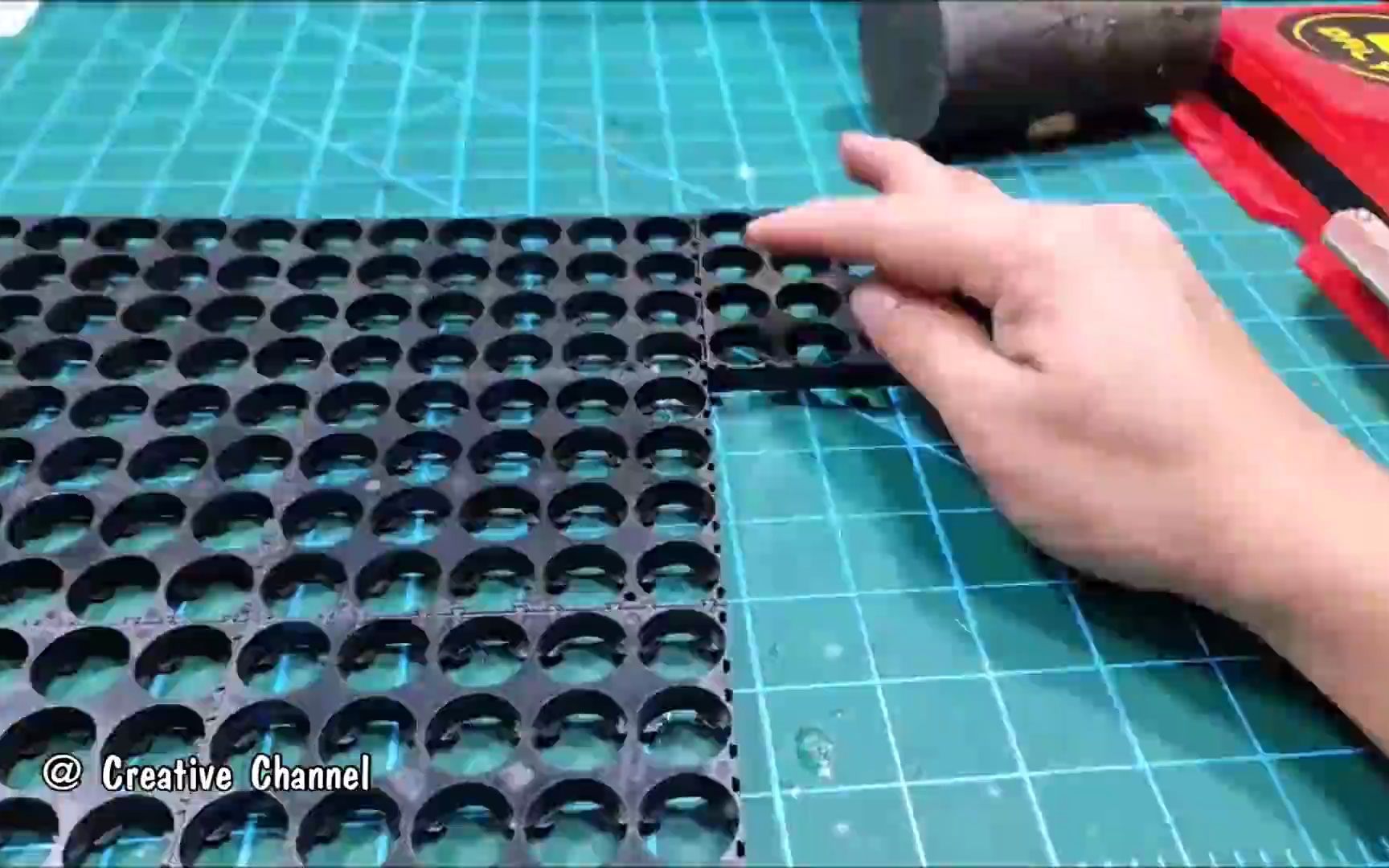 狠,用800个18650电池制作电动汽车电池组