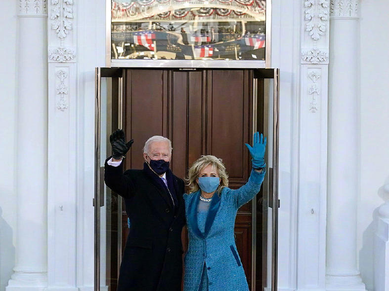 30秒|美国重返世卫和巴黎协定 拜登上任签署一系列行政令